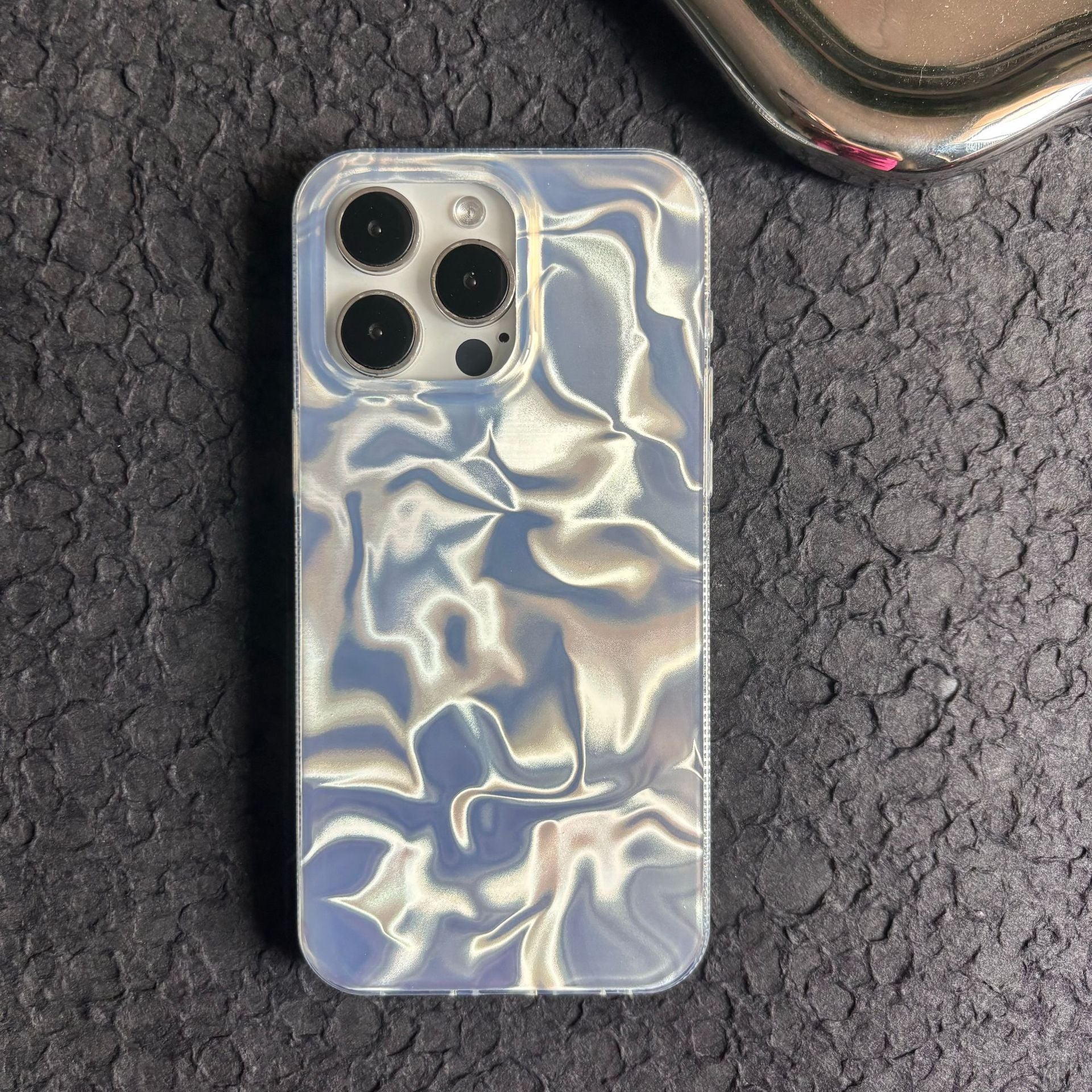 The Silver Case – Swift Phone Cases